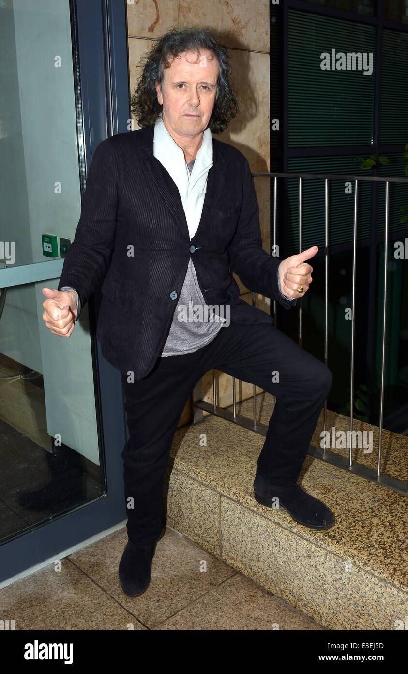 Donovan singer hi-res stock photography and images - Alamy