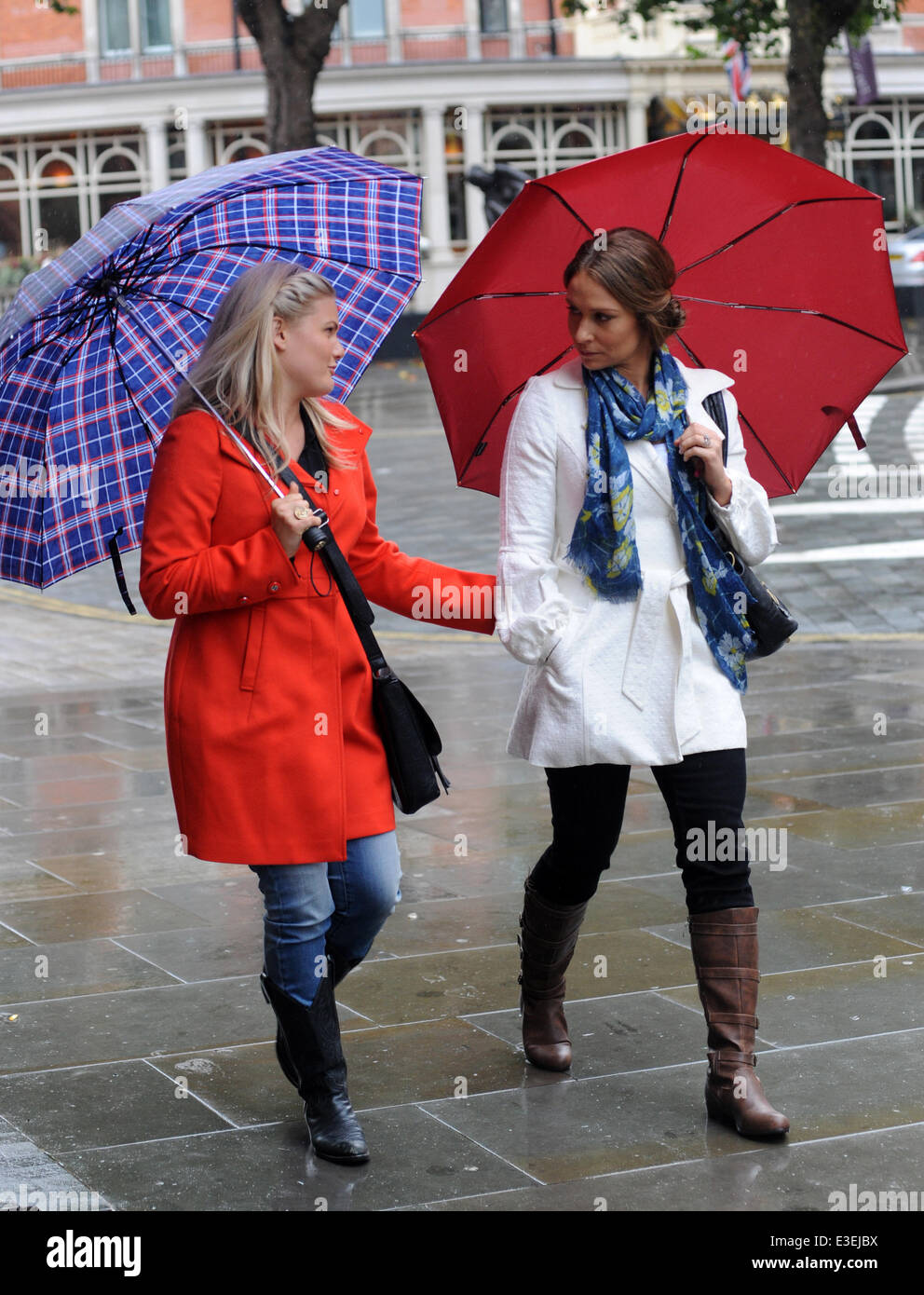 Bonnie Sveen and Lisa Gormley pictured filming the Australian soap ...