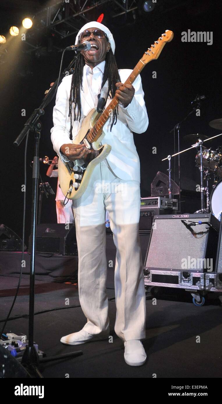 Nile Rodgers and his band Chic performing live at Vicar Street ...