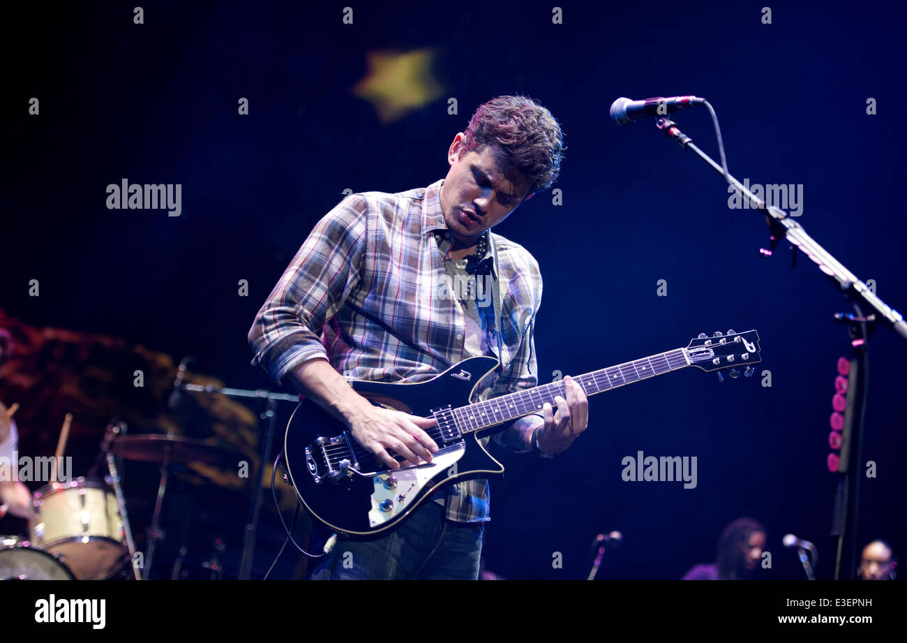 John Mayer performing live in concert on his 'Born and Raised World ...