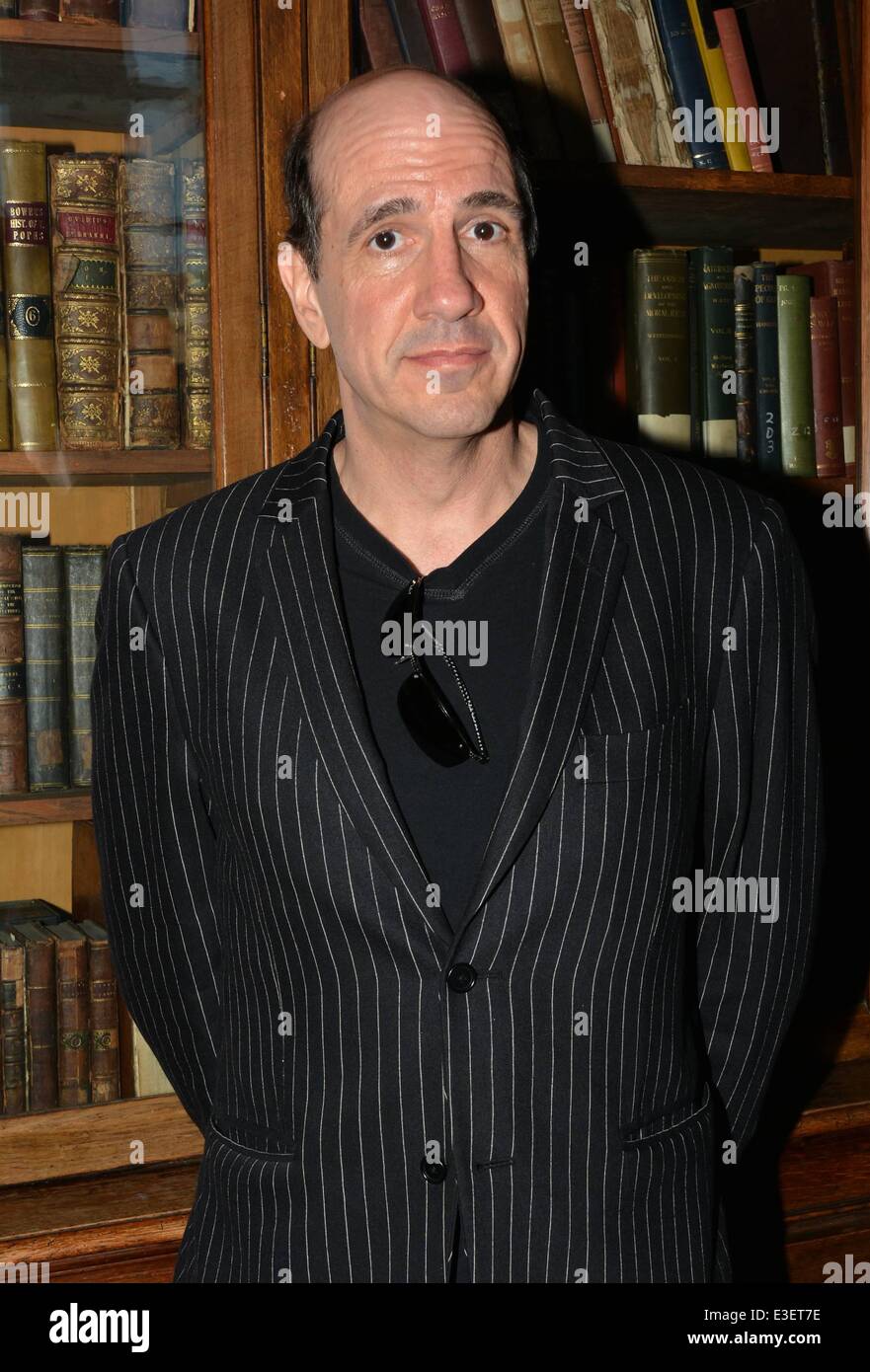 Scrubs actor Sam Lloyd receives the Burke Medal for Outstanding ...