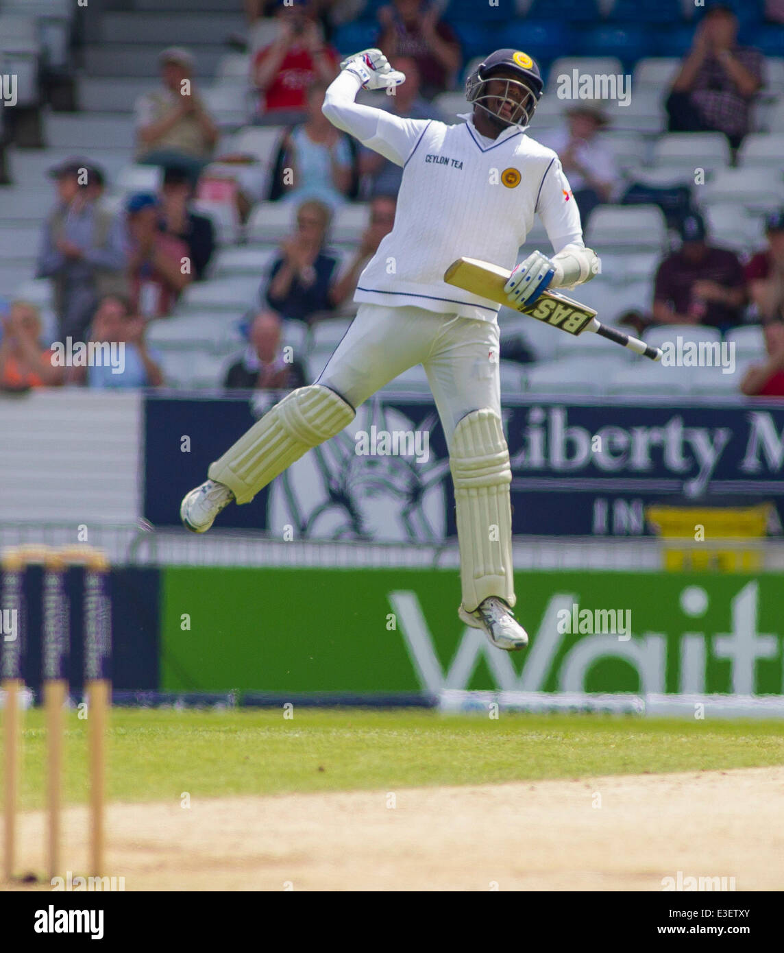 Angelo mathews celebrates hi-res stock photography and images - Alamy