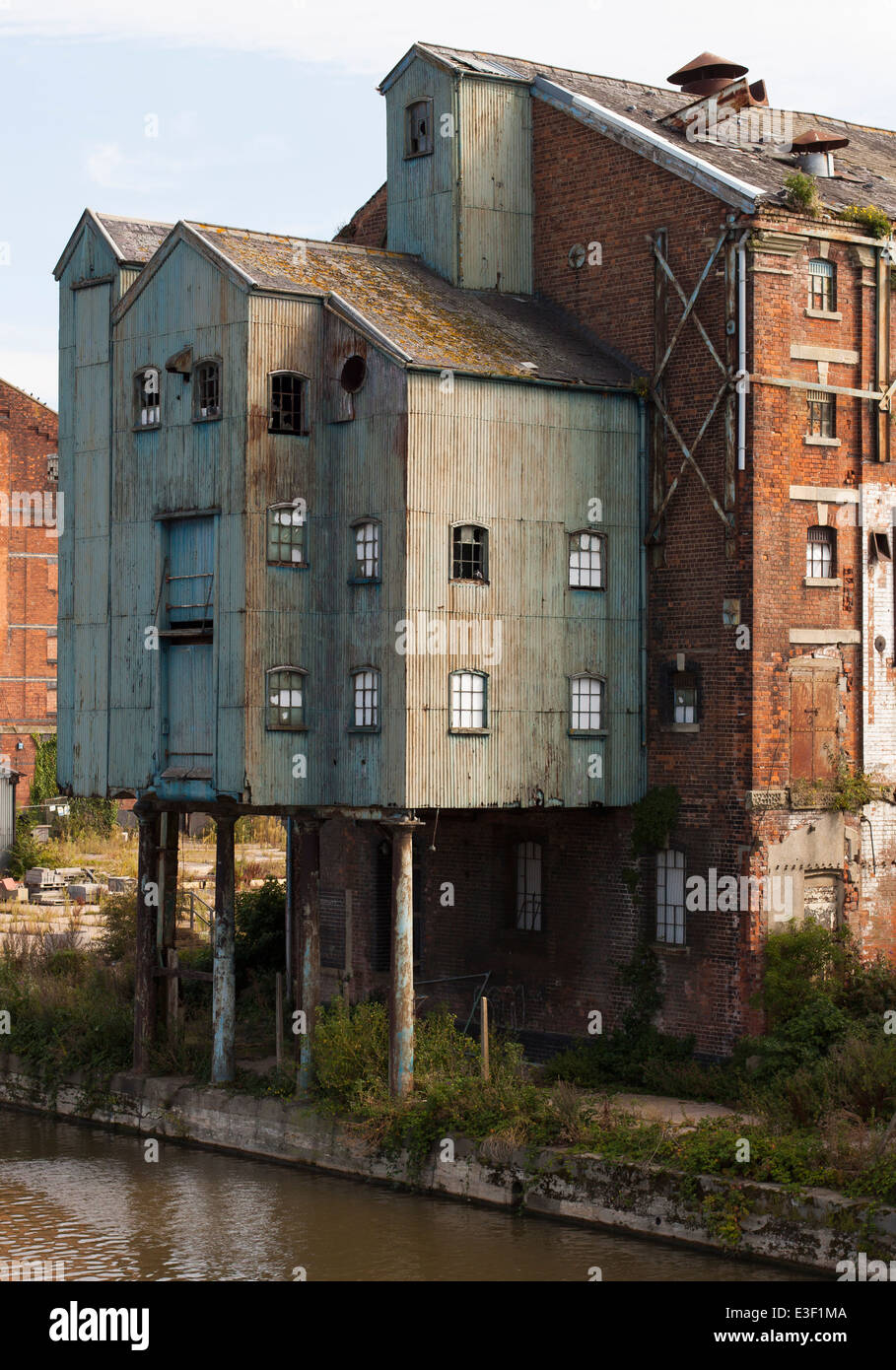 Abandoned industrial areas hi-res stock photography and images - Alamy