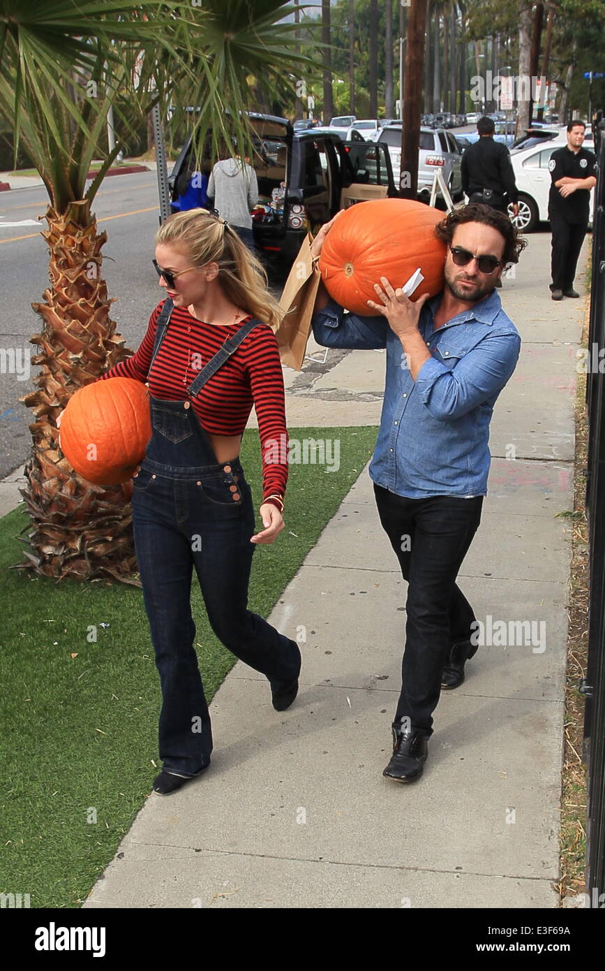 Kelli Garner E Johnny Galecki 2024