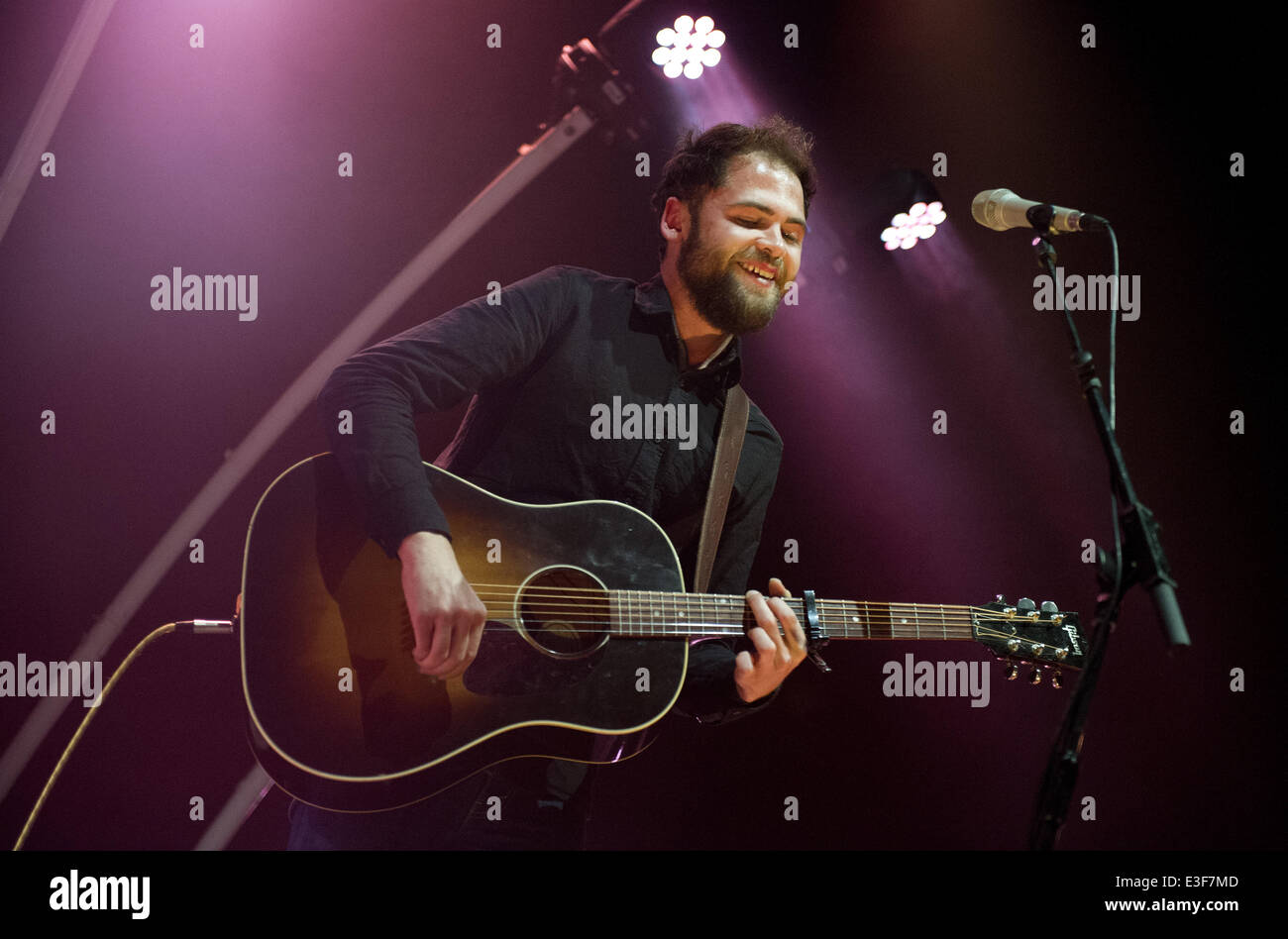 Passenger performing live in concert at the Heineken Music Hall ...