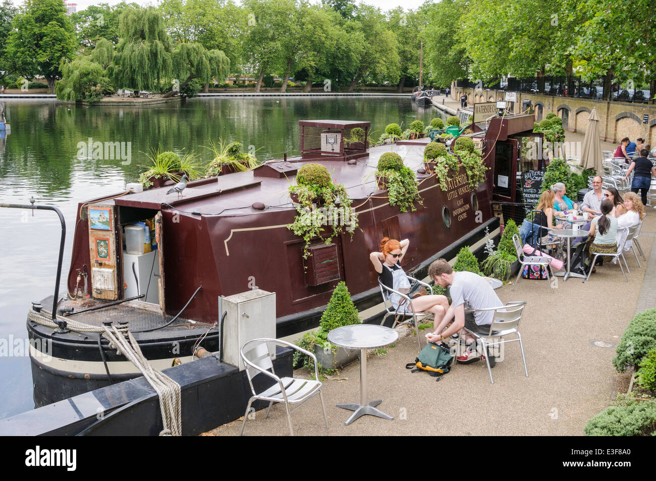 Floating cafe at Paddington Basin Stock Photo - Alamy