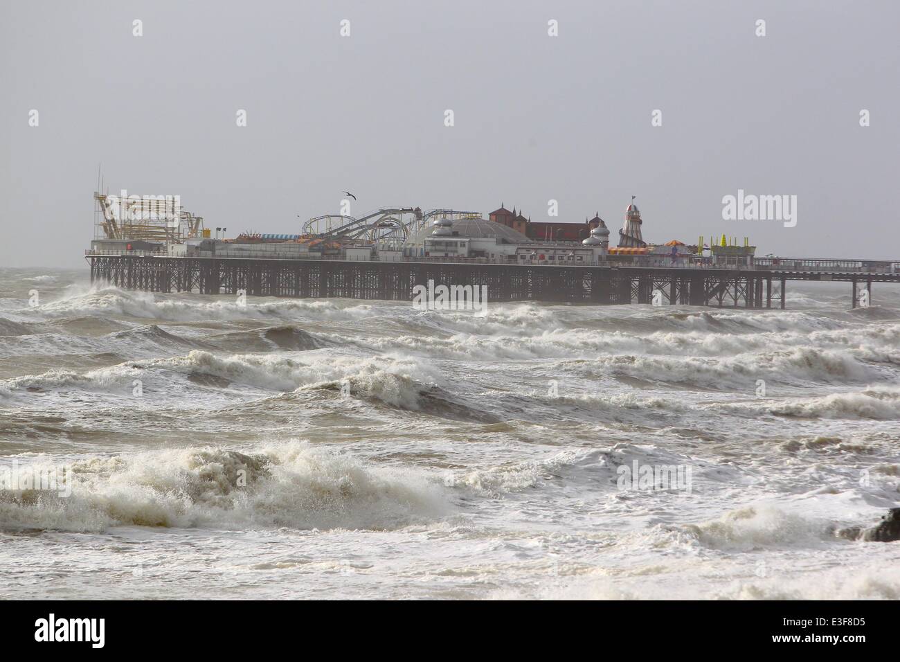 Hurricane Winds batter the United Kingdom with a force not seen since ...