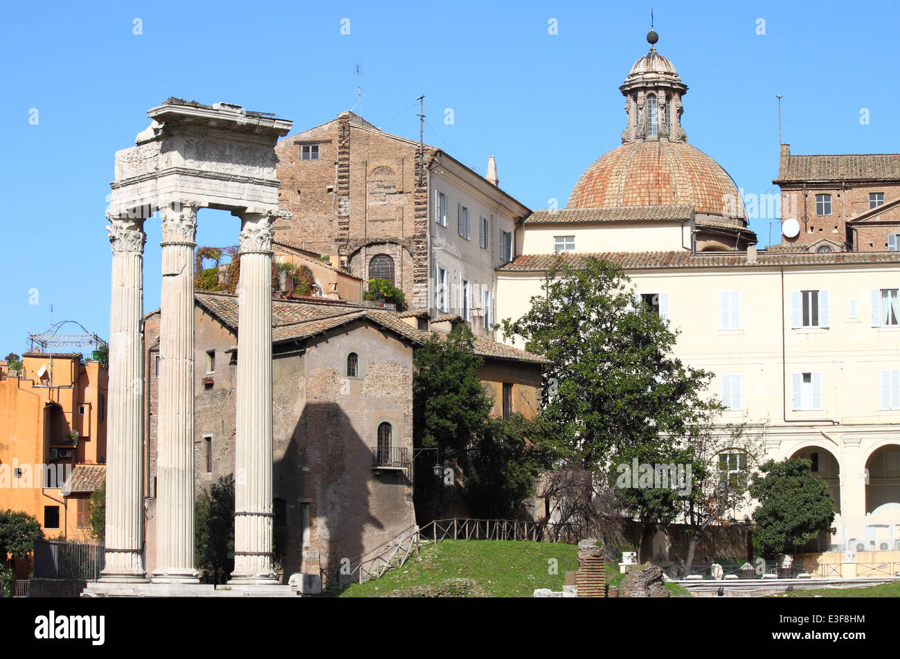 Urban scene rome hi-res stock photography and images - Alamy