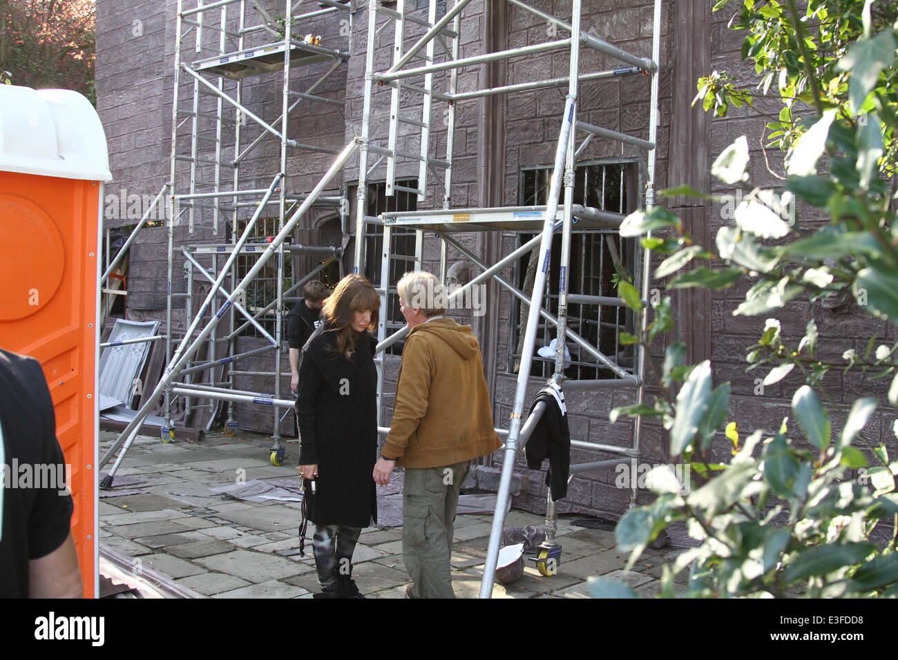 TV presenter Jonathan Ross transforms his North London house into a ...