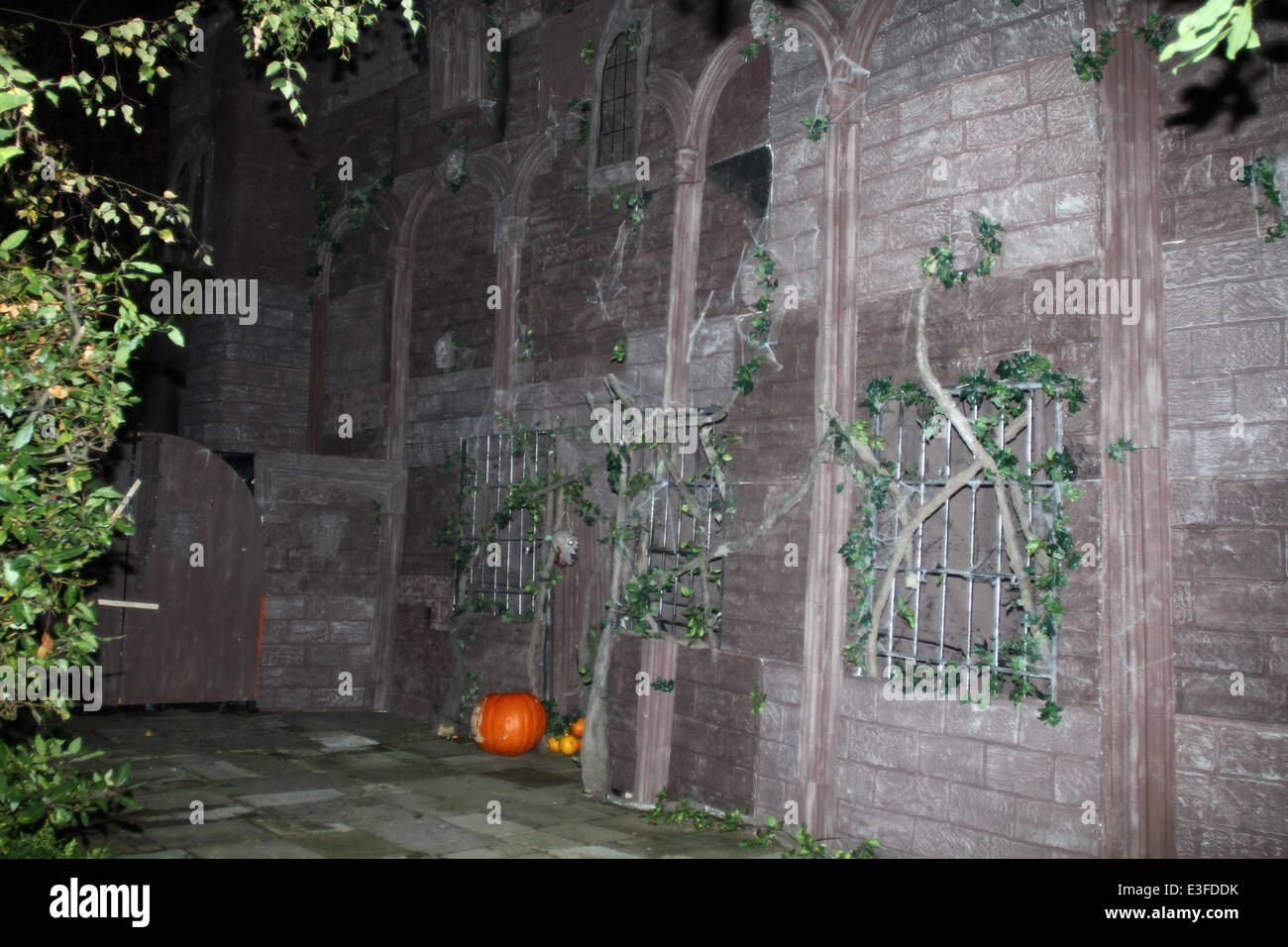 TV presenter Jonathan Ross transforms his North London house into a ...