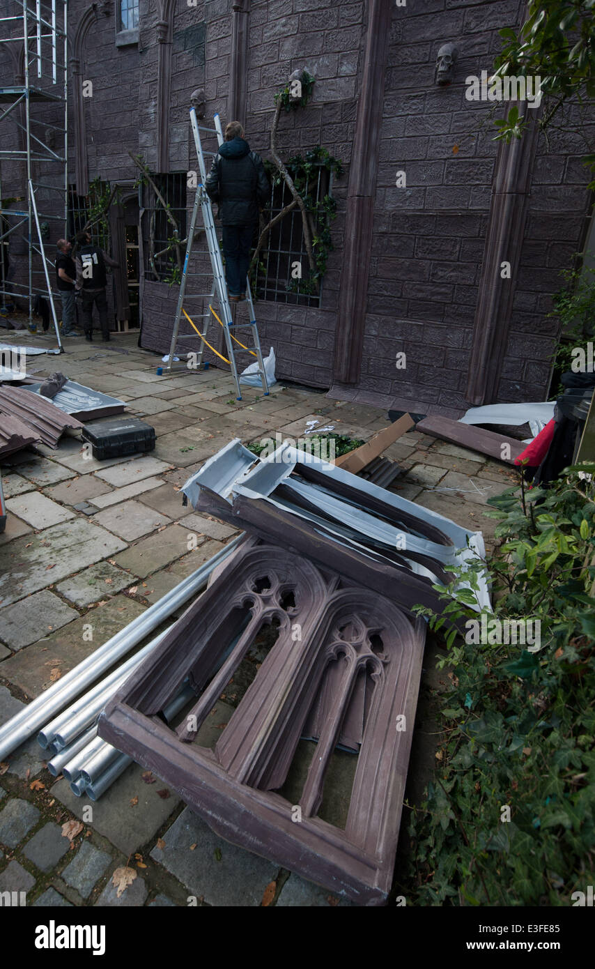 TV presenter Jonathan Ross transforms his North London house into a ...