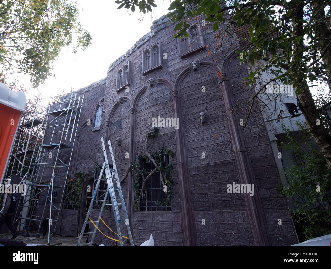 TV presenter Jonathan Ross transforms his North London house into a ...