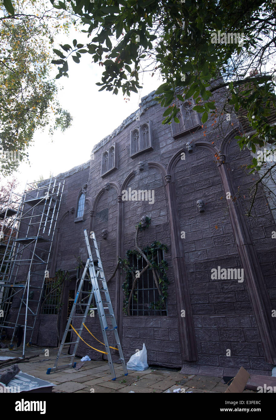 TV presenter Jonathan Ross transforms his North London house into a ...