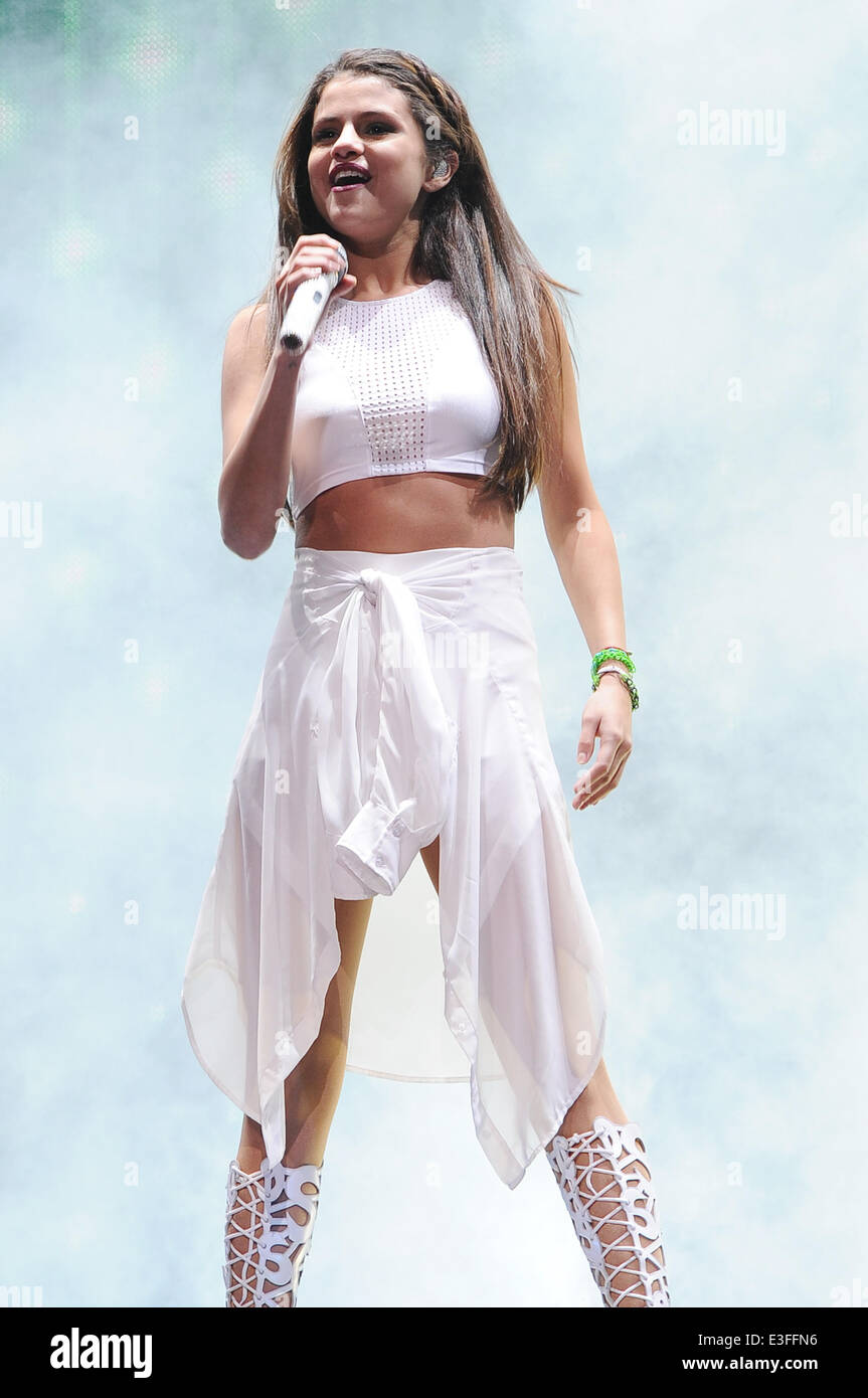 Selena Gomez Stars Dance