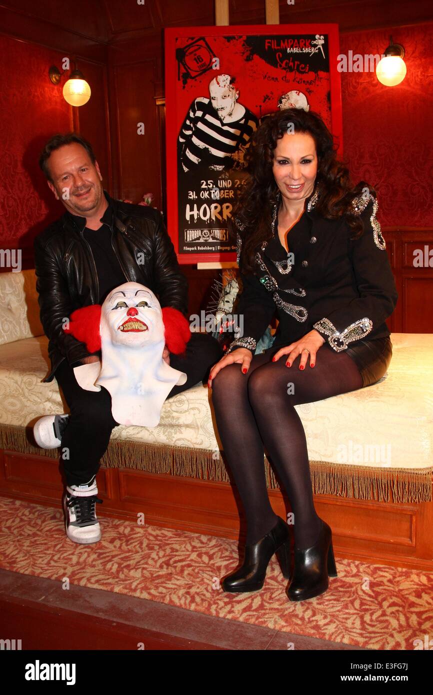 Jennifer Rush and Andrej Baranow performing live for horror grusical ...