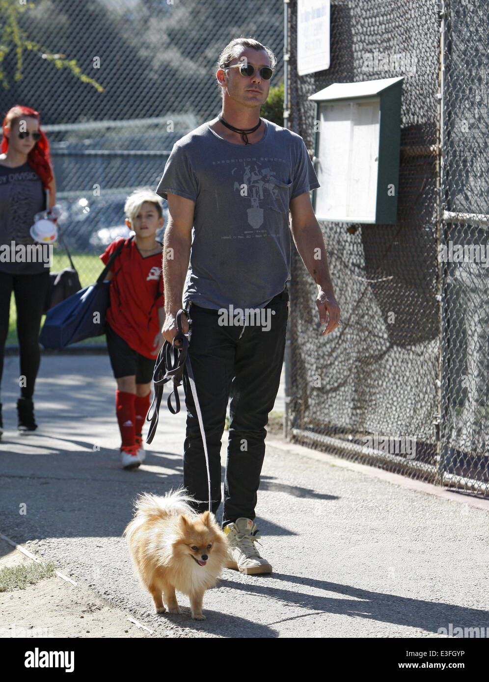 Gavin Rossdale attends Kingston Rossdale's football practice Featuring ...