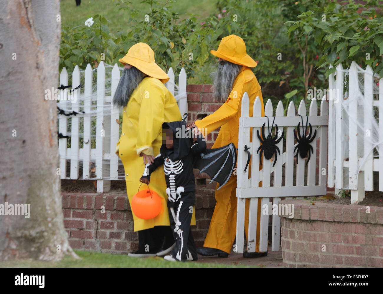 Sandra Bullock dressed as a fisherman, complete with grey beard and ...