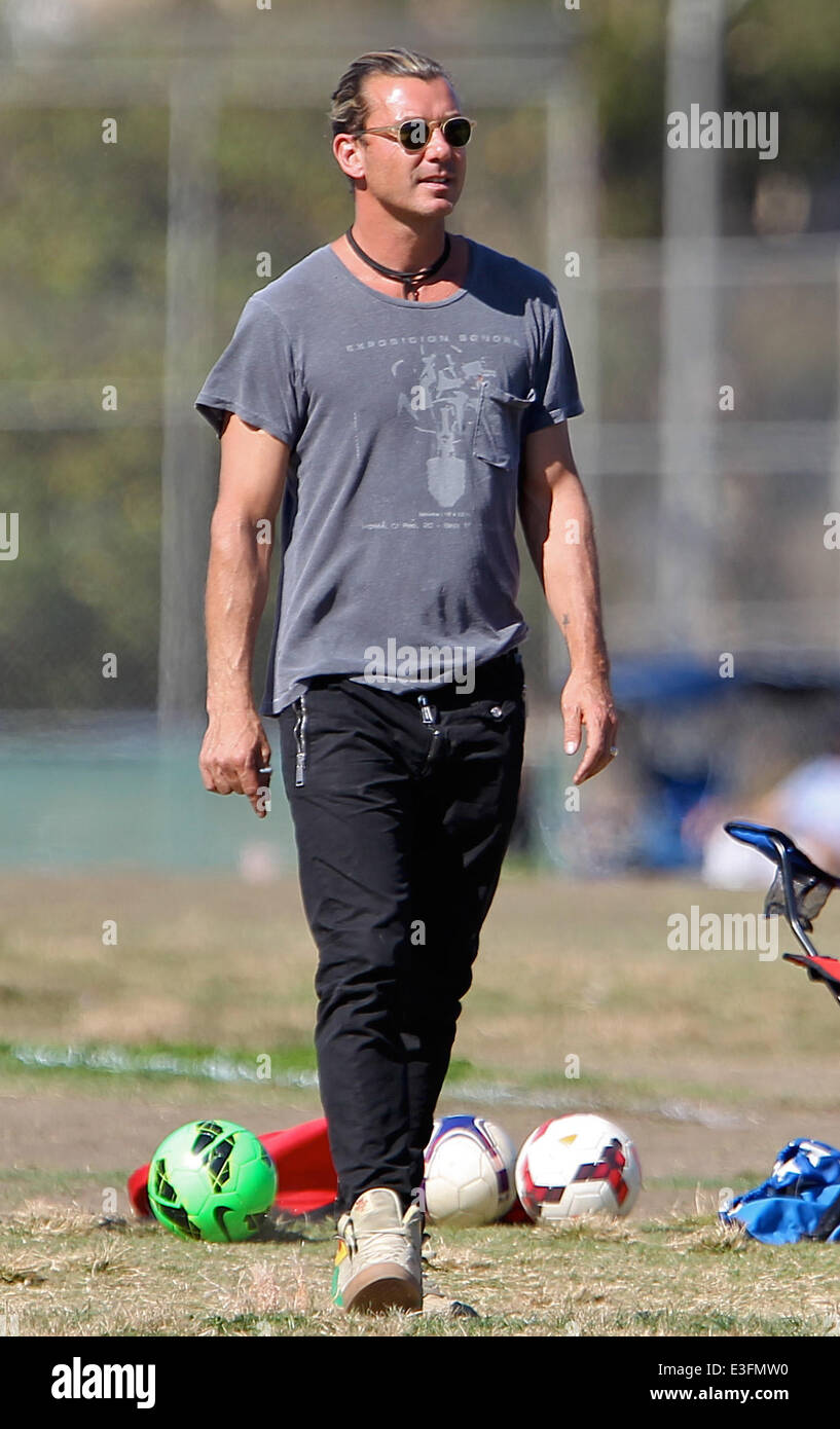 Gavin Rossdale attends Kingston Rossdale's football practice Featuring ...