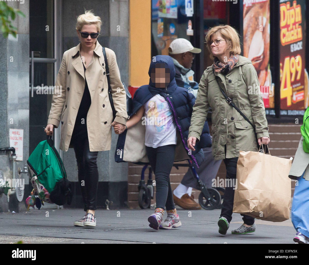 Michelle Williams out and about with her mother, Carla and daughter ...