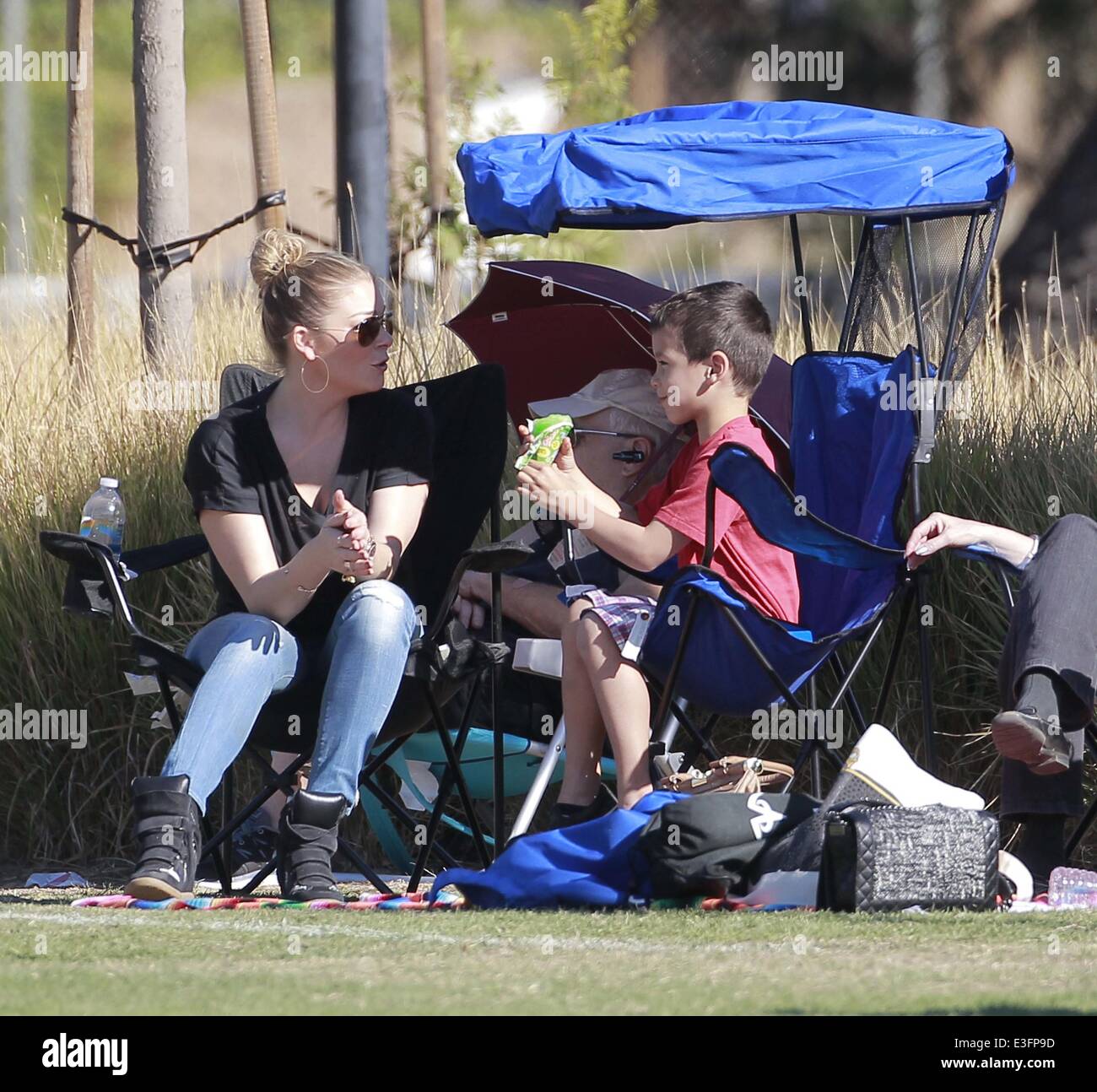 LeAnn Rimes takes step-sons Mason and Jake Cibrian to Mason's soccer ...