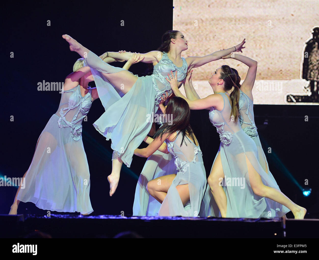 'So You Think You Can Dance' live tour starring season 10 finalists ...