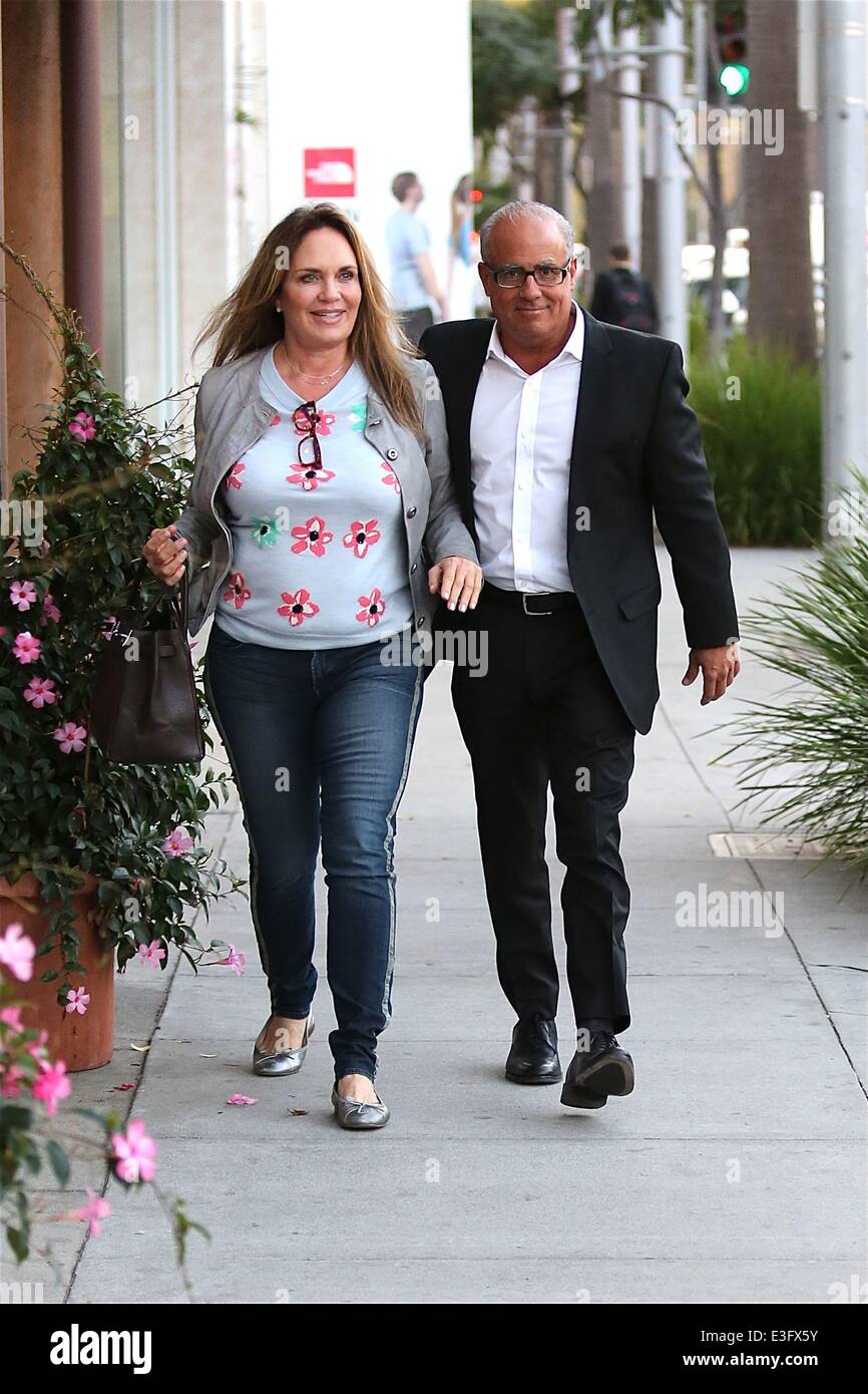 Daisy duke catherine bach hi-res stock photography and images - Alamy