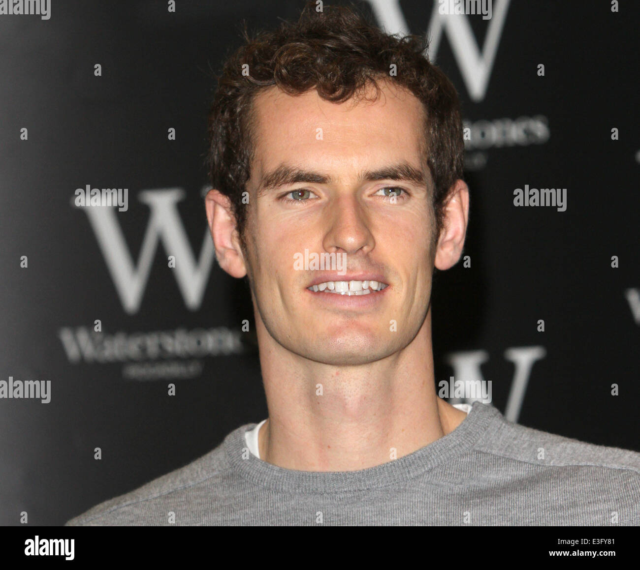 Andy Murray signs his book 'Seventy-Seven: My Road To Wimbledon Glory ...