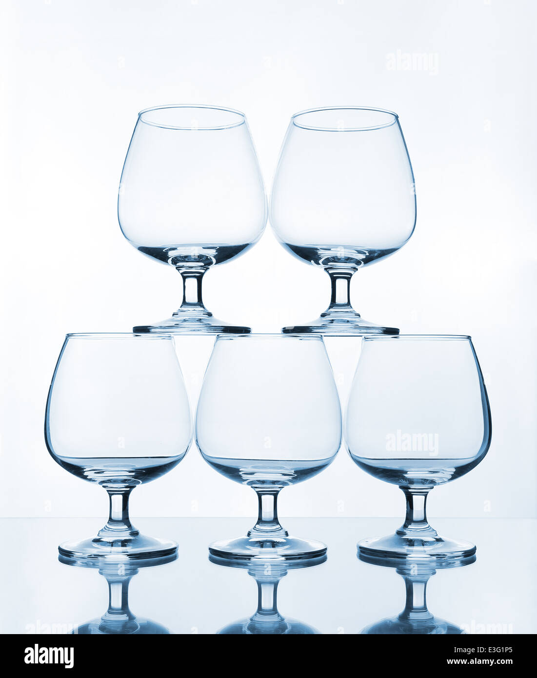 Stack wine glasses on bar hi-res stock photography and images - Alamy