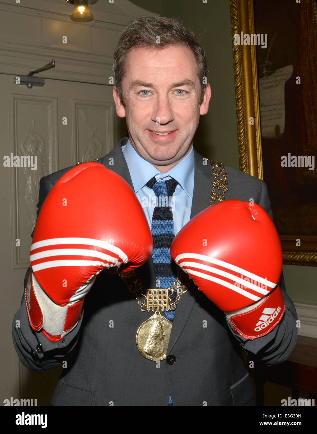 Olympic gold medal boxer Katie Taylor poses with Dublin Mayor Oisin ...