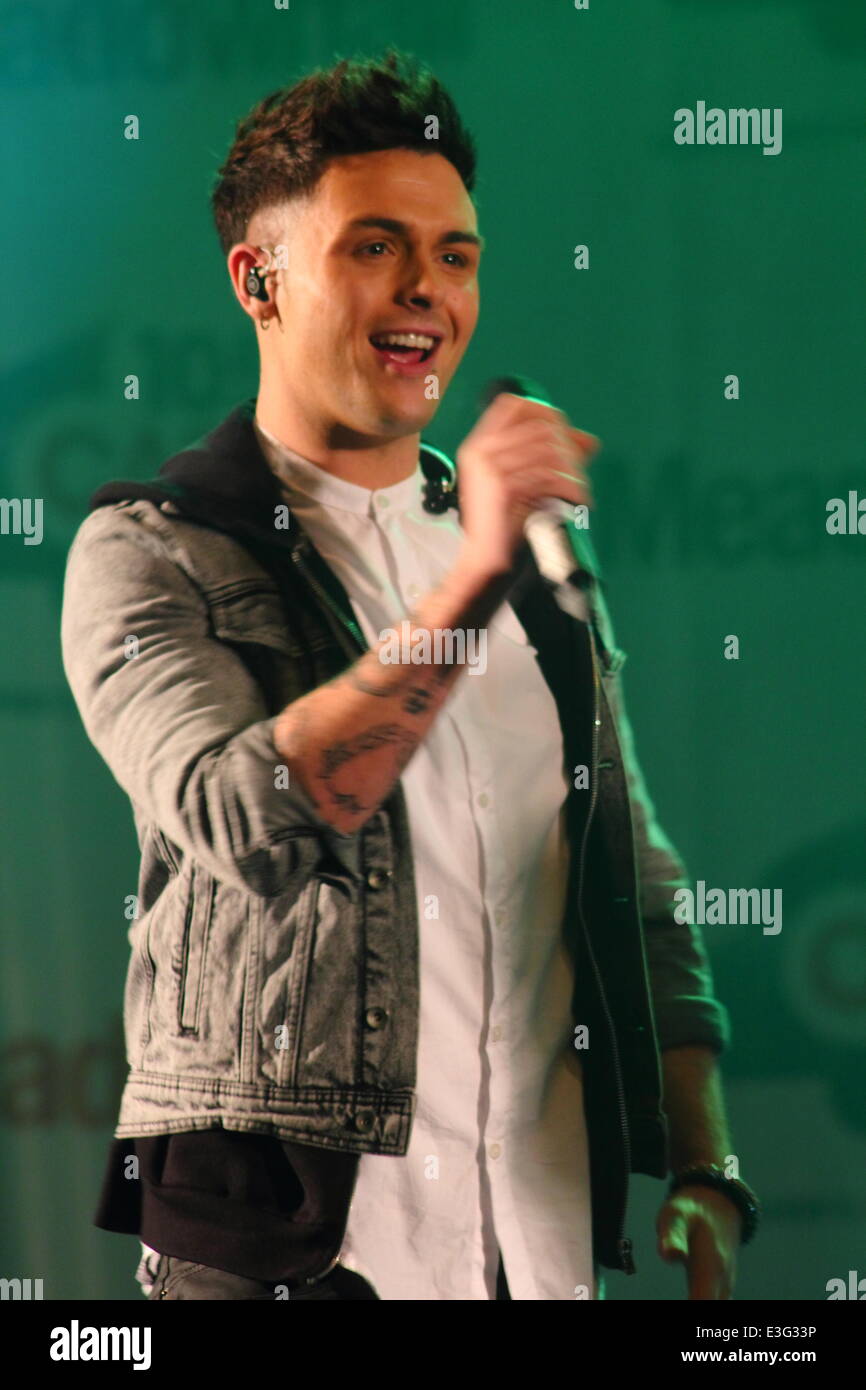 The 105 Capital FM Meadowhall Light Switch On Charity Concert 2013 ...