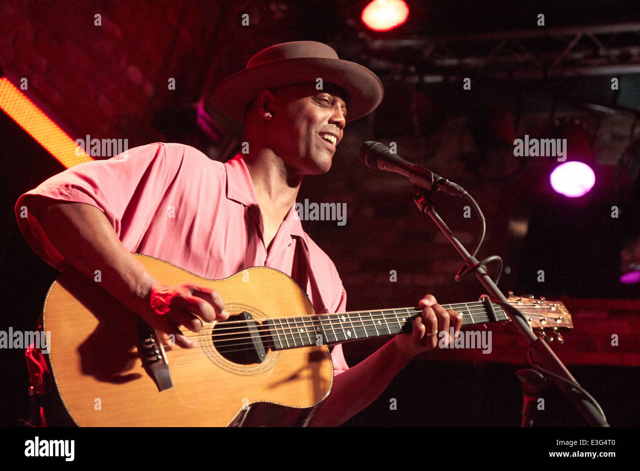 Eric Bibb performs live at The Brook Featuring: Eric Bibb Where ...