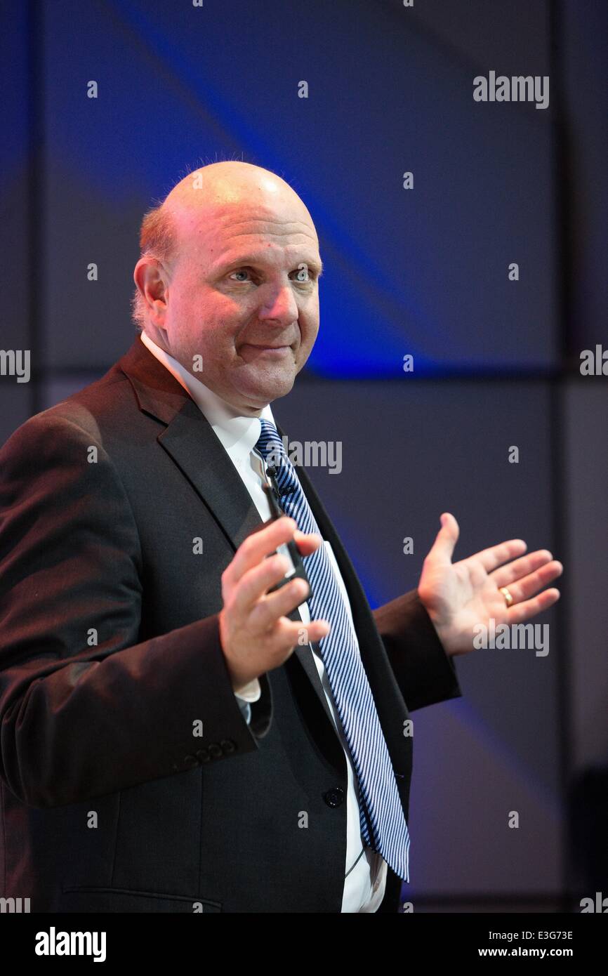 Microsoft opens their new flagship store and representative Office in ...