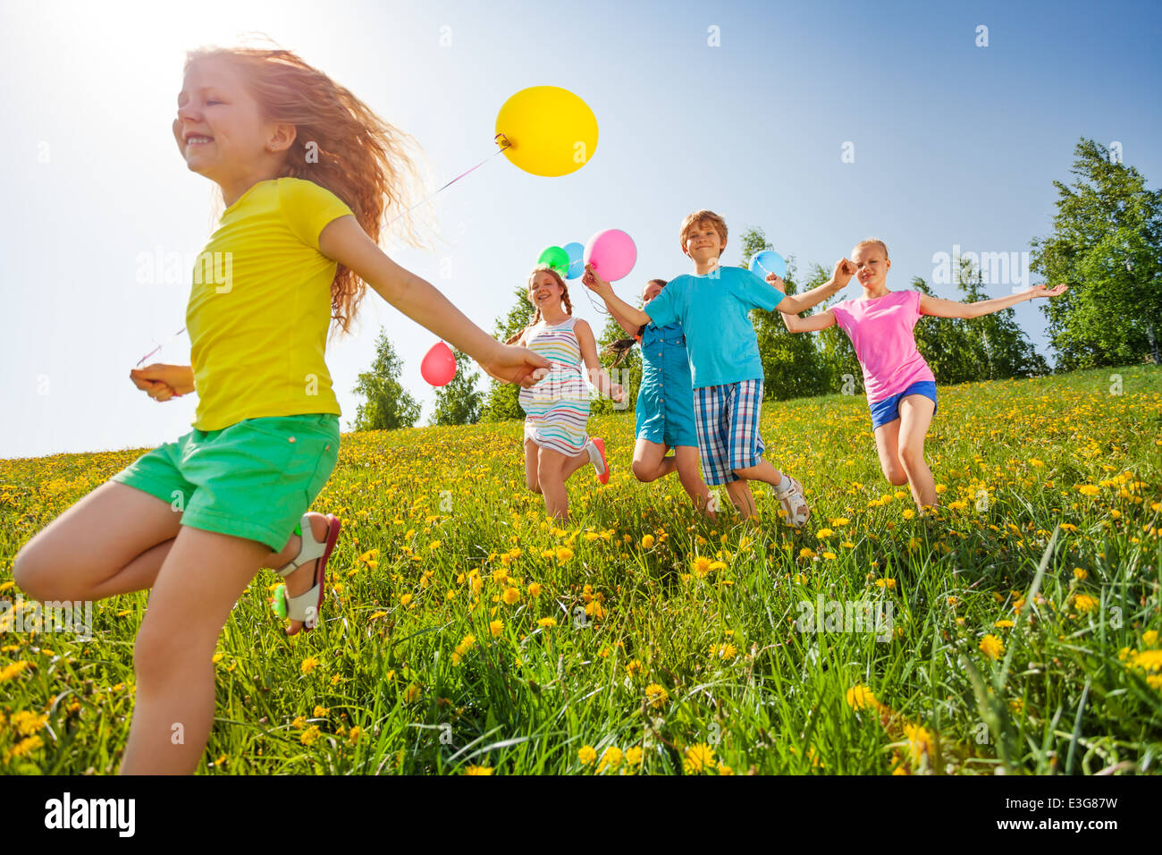 Kids excited hi-res stock photography and images - Alamy