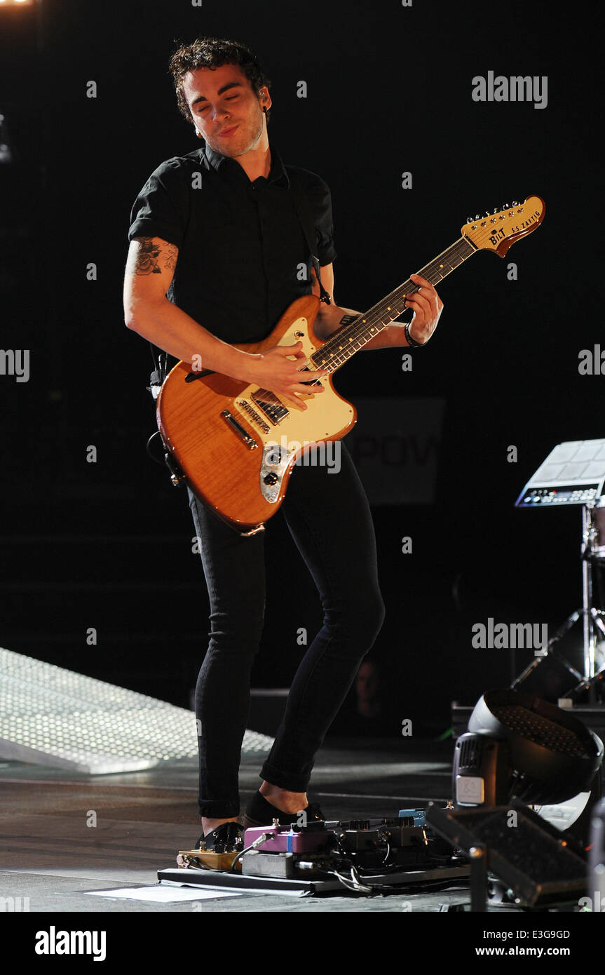 Paramore perform live in concert Featuring: Taylor York Where: Orlando ...