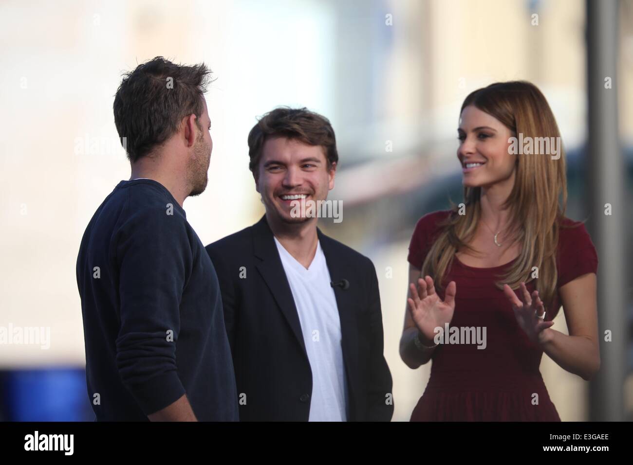 Emile Hirsch and Stephen Dorff appear on the Extra TV show with Maria ...