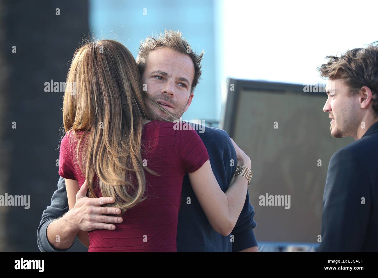 Emile Hirsch and Stephen Dorff appear on the Extra TV show with Maria ...