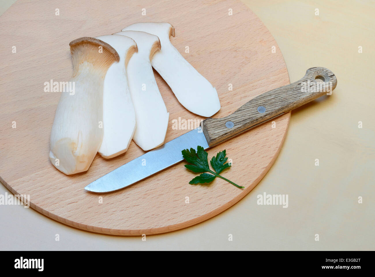 Oyster mushrooms pleurotus eryngii hi-res stock photography and images ...