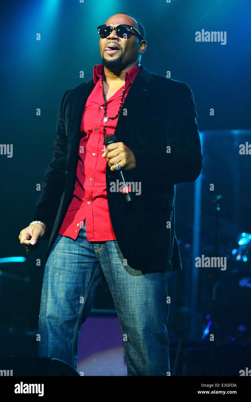 Avant performs live at the Seminole Hard Rock Hotel & Casino Featuring ...