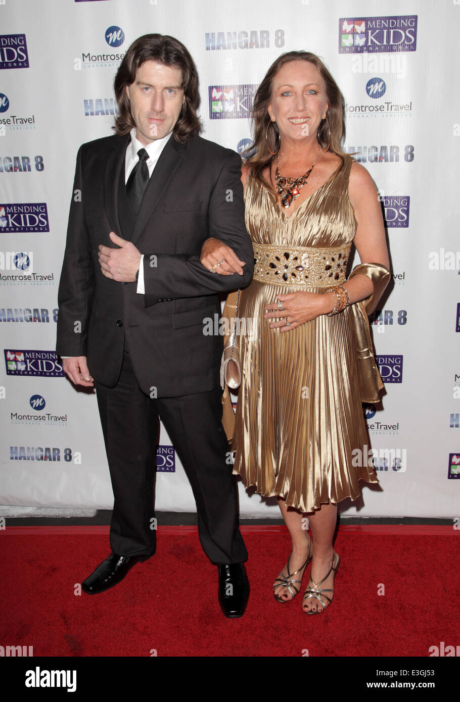 Mending Kids International's Wings Around The World African Safari Gala ...