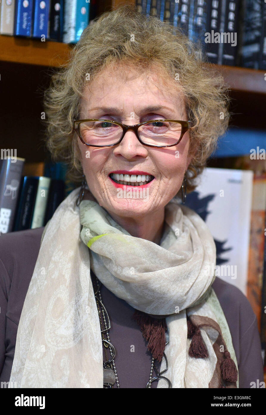 Lee Smith discusses and signs copies of her new book 'Guest On Earth ...