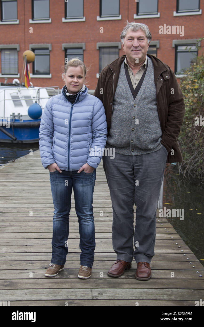 Photocall to promote ARD TV series Heiter bis toedlich at Hammer Deich ...