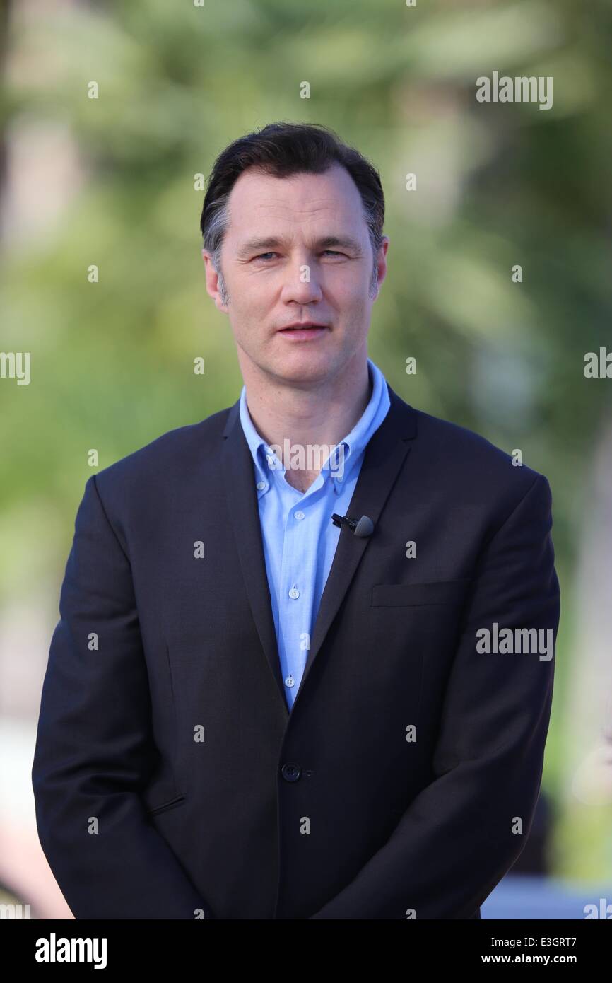 David Morrissey appears on Extra hosted by Maria Menounos. Featuring ...