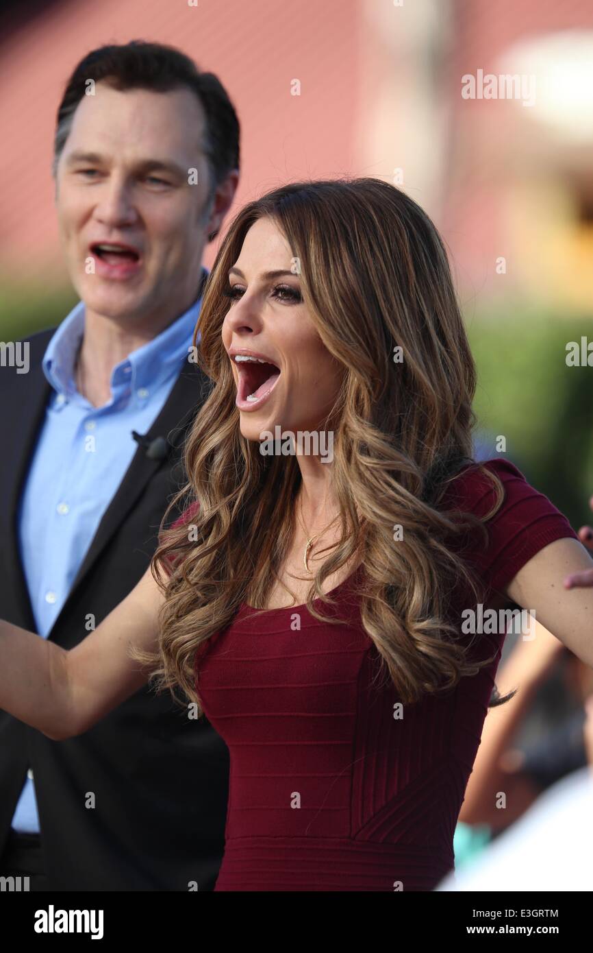 David Morrissey appears on Extra hosted by Maria Menounos. Featuring ...