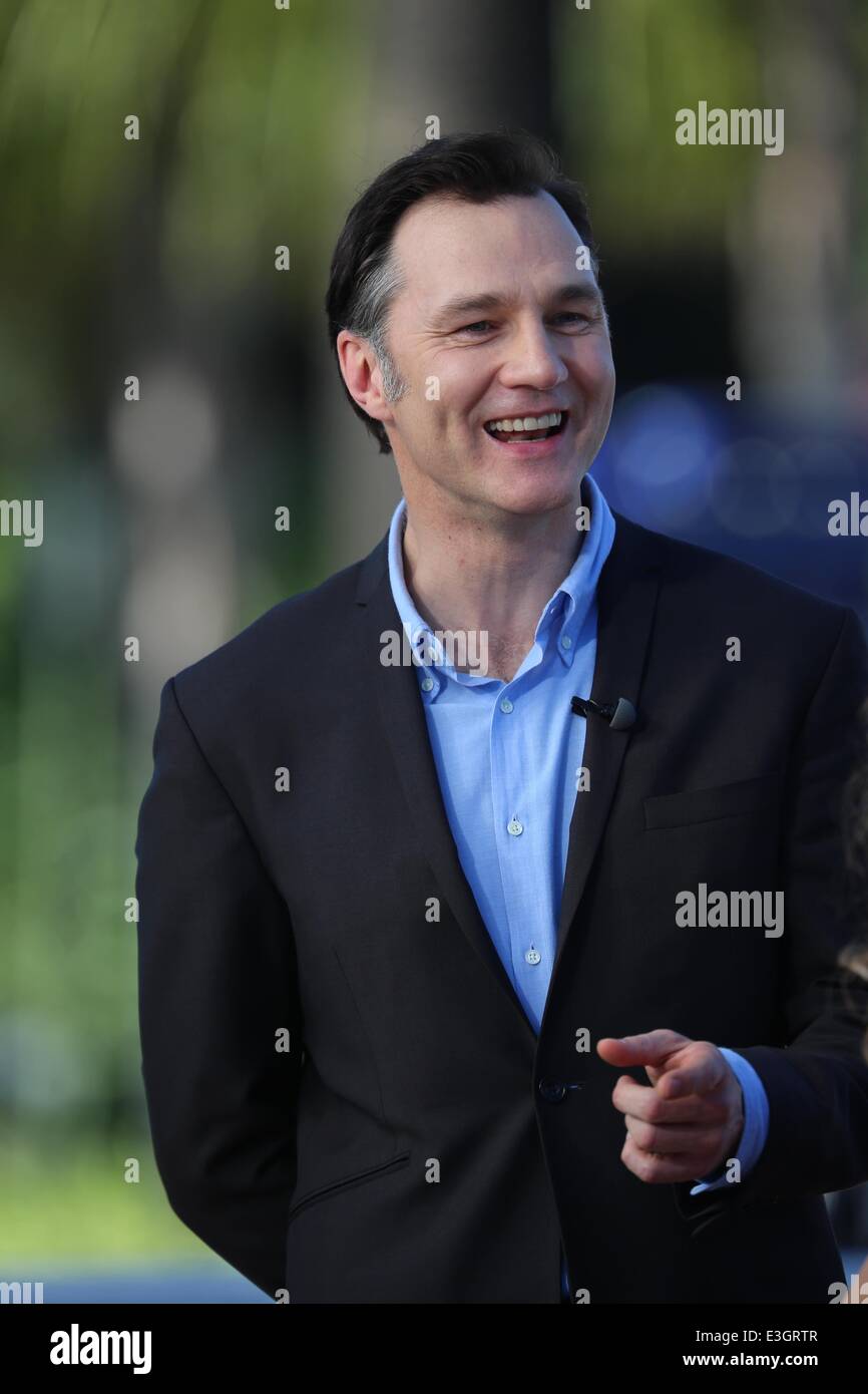 David Morrissey appears on Extra hosted by Maria Menounos. Featuring ...