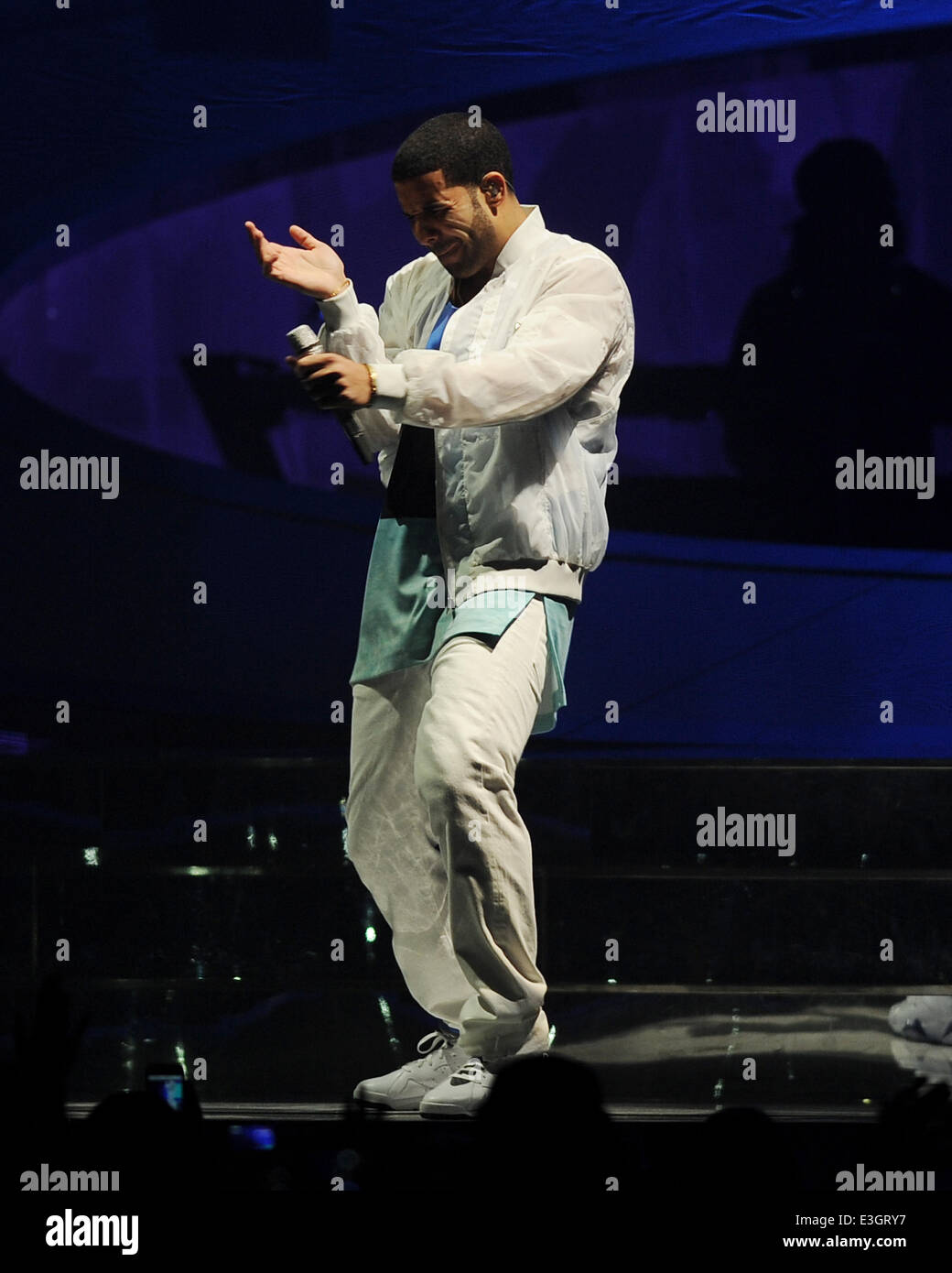 Drake performing live in concert in Orlando Featuring: Drake Where ...