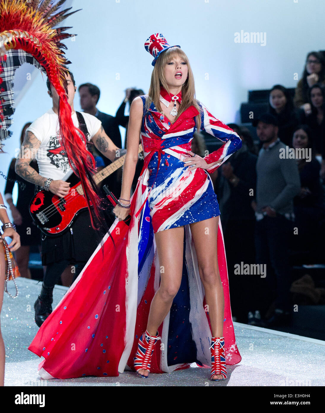 Victoria Secret Fashion Show 2013 Show Featuring: Taylor Swift Where ...