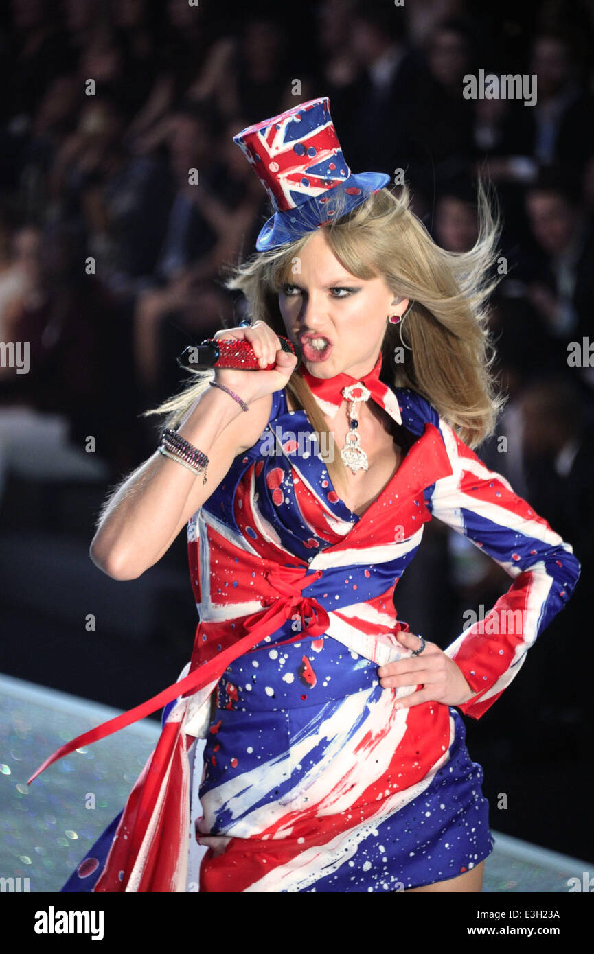 Victoria Secret Fashion Show 2013 Runway Featuring: Taylor Swift Where ...