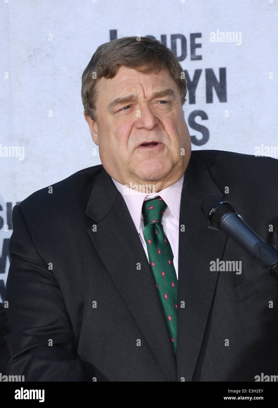 John Goodman Hand And Footprint Ceremony At The TCL Chinese Theatre ...