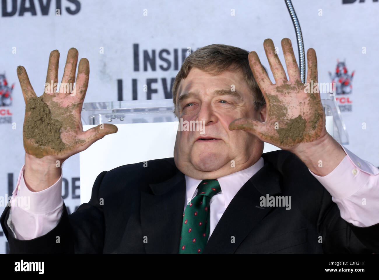 John Goodman Hand And Footprint Ceremony At The TCL Chinese Theatre ...