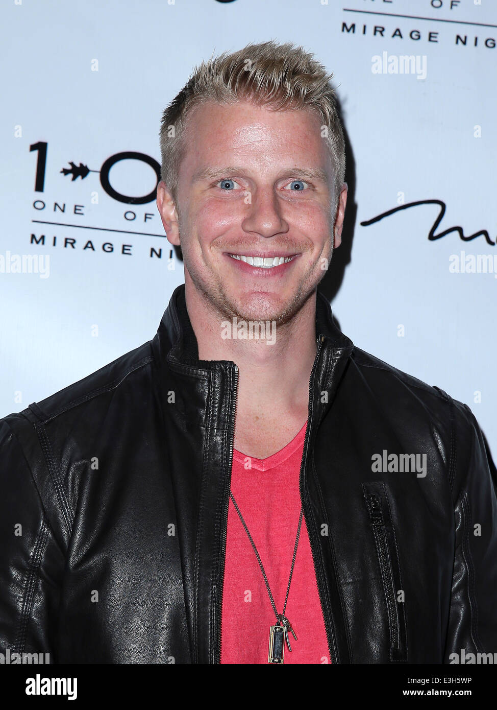 Sean Lowe Celebrates Birthday at 1 Oak Nightclub at The Mirage Las ...